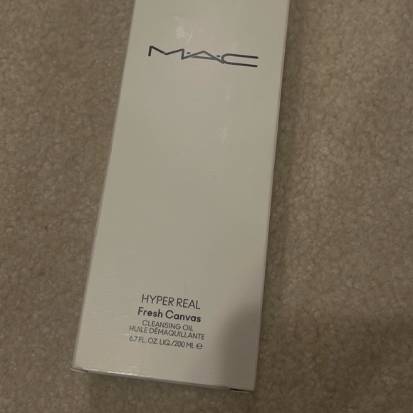 MAC Cosmetics | Skincare | Mac Hyper Real Fresh Canvas Cleansing Oil ...